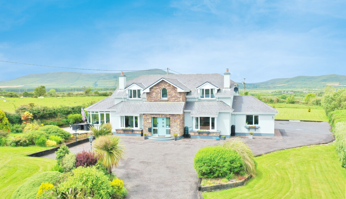 Dunlavin House, Slea Head Drive, Dingle, County Kerry. V92 ND32 – DNG ...